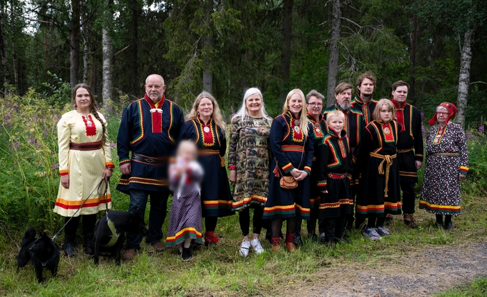 Saamenpuku :: Kuolajärven Lapinkylä ry